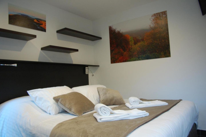 Aux 500 Diables Eco Lodge - Hotel - Chambon-sur-Lac