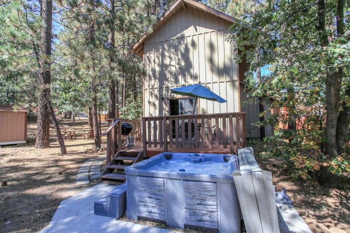 Rincon Cabin - Walk To Lake, Hot Tub, Pet Friendly, Fenced Yard - Big Bear Lake, CA