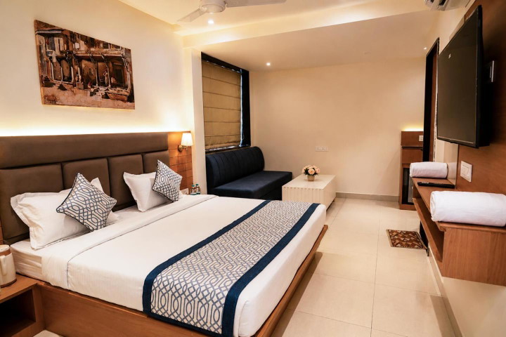 Royal Regal-rooms & Suites - Gwalior