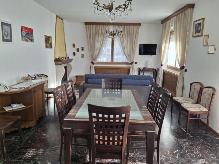 Retica Tirano Garage Ev Station & Biliards Bbq E Private Parking - Tirano