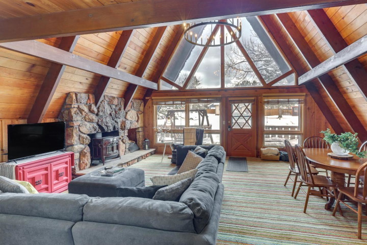 Red Lodge Cabin W/ Hot Tub ~ 1/2 Mi To Downtown! - Montana