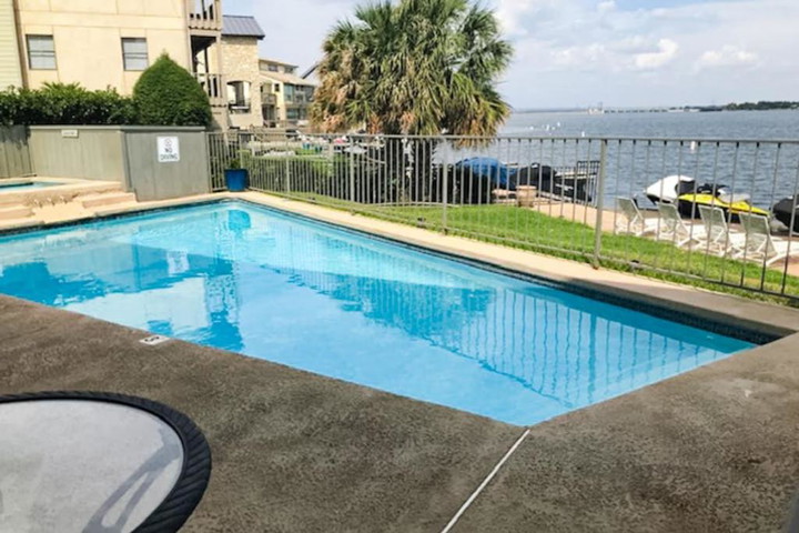 Contemporary, Dog-friendly Townhouse With Balcony, Pool & Day Docks - United States