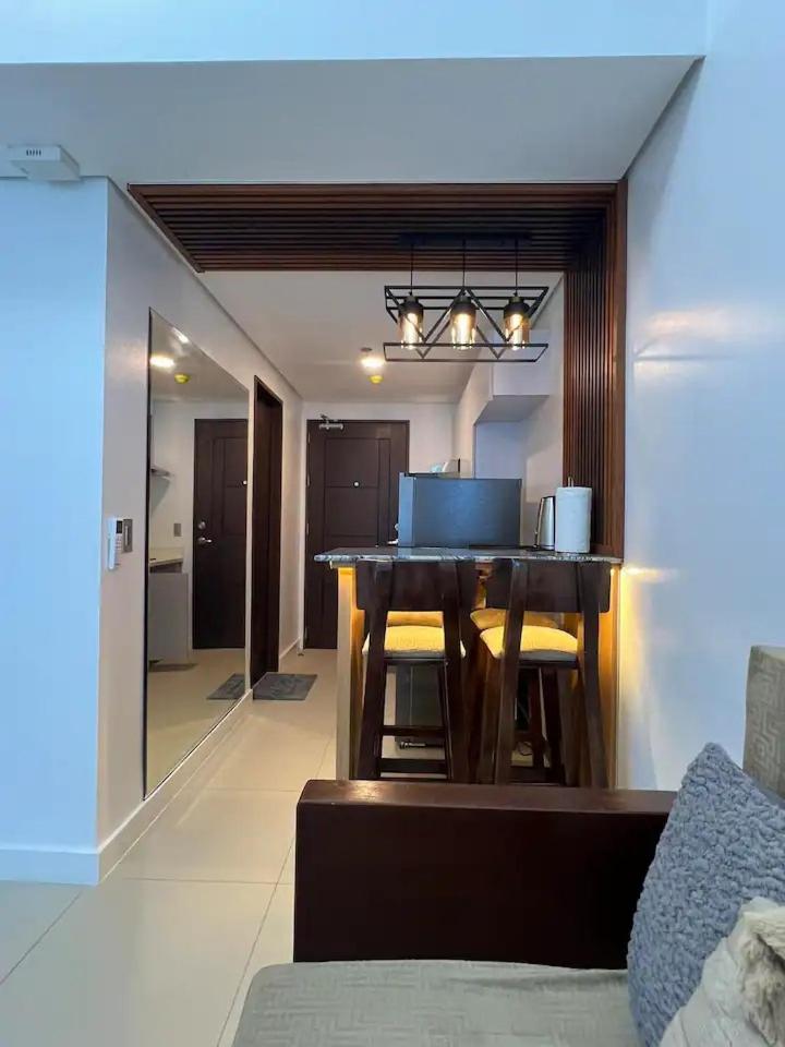 Studio Unit Located At 38 Park Avenue Condominium In It Park Cebu - Cebu City