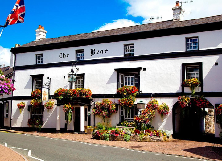 Bear Crickhowell - Crickhowell