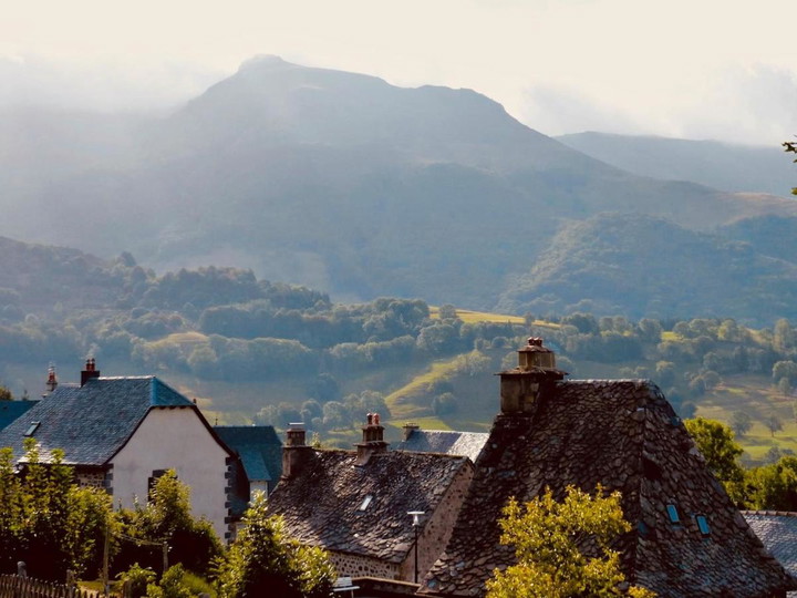 Maison Cosy Avec Sauna En Montagne - Cantal