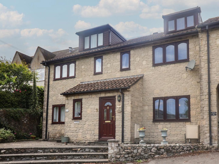 2 Kersbrook Gardens - Lyme Regis