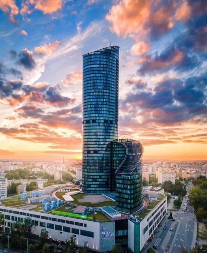 30th+ Floor Apartments In Sky Tower - Wrocław