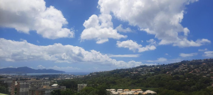 Super Appartement T3 Proche De Tout Sans Vis-à-vis - Fort-de-France