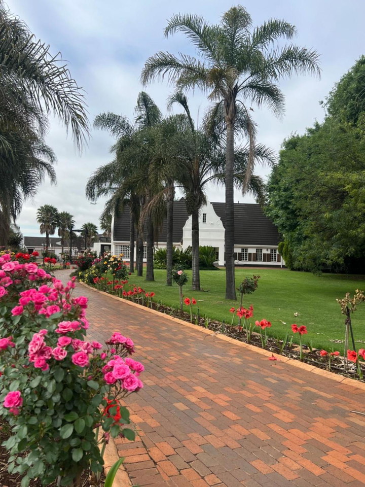 Madeley House Unit 3 Near Oliver Tambo Airport - Germiston