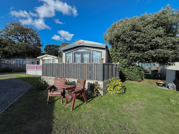 Beautiful Caravan With Decking And Wifi At Azure Sea, Suffolk Ref 32025az - Norfolk