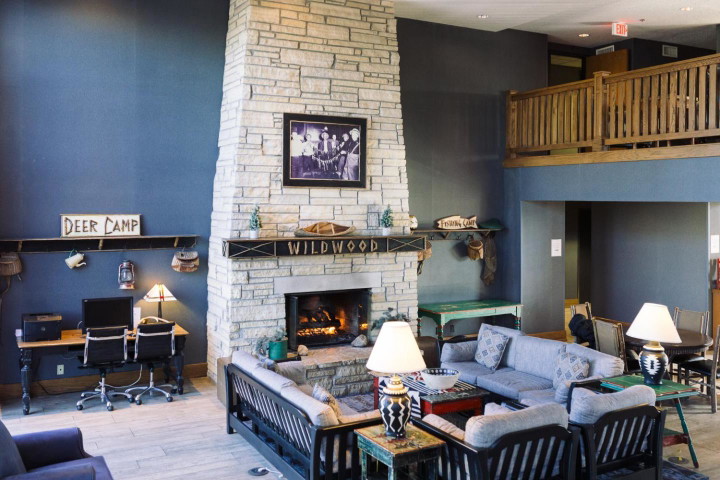 Wildwood Lodge & Suites - West Des Moines, IA