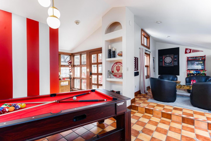 Hoosier Memories - Firepit, Pool Table, Steps To Campus - Bloomington, IN