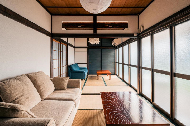 Japanese Local House - 奥葉山の一棟貸しの隠れ家宿 - 静かな縁側と和室 - Yokosuka