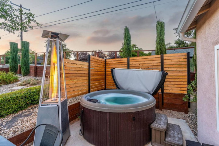 Cottage On Micro Resort, Hot Tub Close To Downtown - Paso Robles, CA