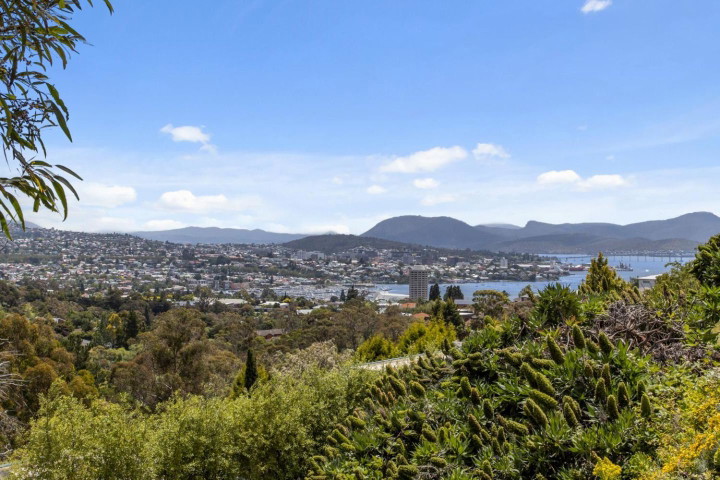 The View 2 Bed Unit With Stunning Hobart Outlook - Hobart