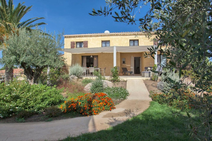Maison Kiwi Avec Piscine Chauffée Terrasse Jardin Et Bbq à Calvi - Haute-Corse