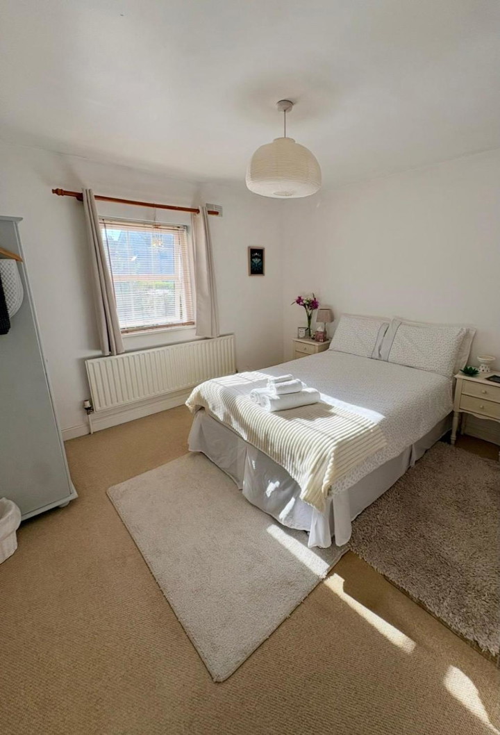 Peaceful Spacious Double Room In Warm Friendly Home - Ireland
