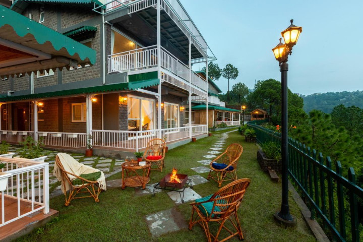Elivaas Ivory Ridge 9 Bhk Cliffside Villa With Picturesque View - Kasauli