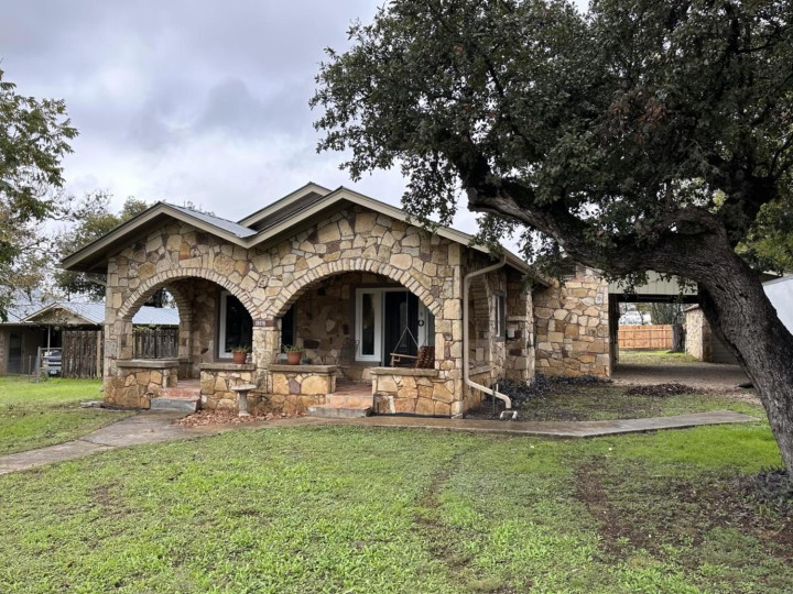 A Place On Pecan - Bandera, TX