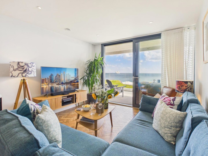 Sea Glass At The Liner – Luxury Beachfront Apartment, Falmouth - St Mawes