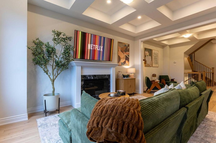 Elegant Five Bedroom Home Designed For Comfort And Space - Oakville