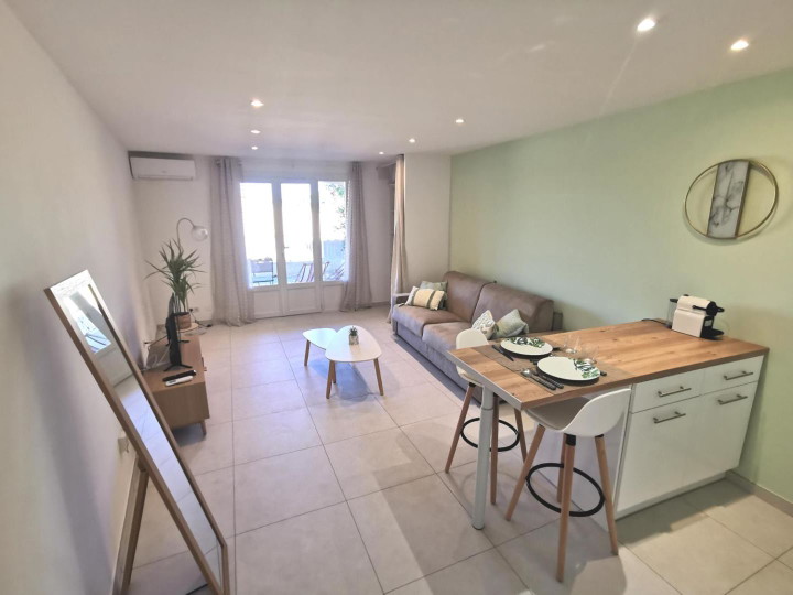 Superbe Appartement Avec Piscine Et Stationnement - Var