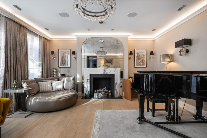 Stunning 5-bed Chelsea Home - Cinema, Gym & Garden - Surbiton