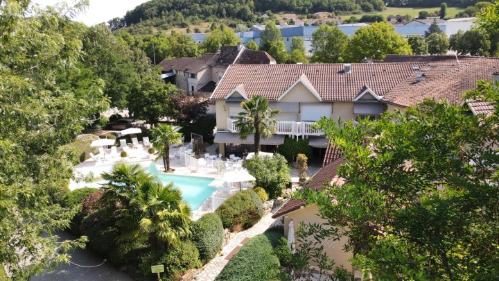 Logis Hotel - Restaurant - Spa - Le Relais De Farrou - Villefranche-de-Rouergue