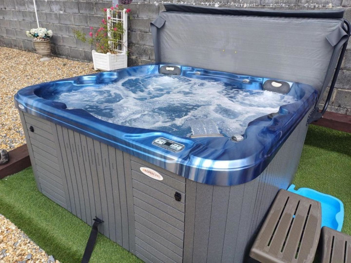 Sunny Bank - Bungalow With Hot Tub And Extra Accessibility - Laugharne