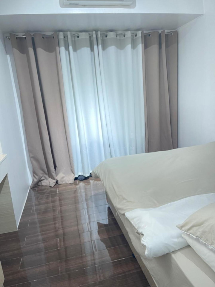 Condo In Makati Central Business District - Manila