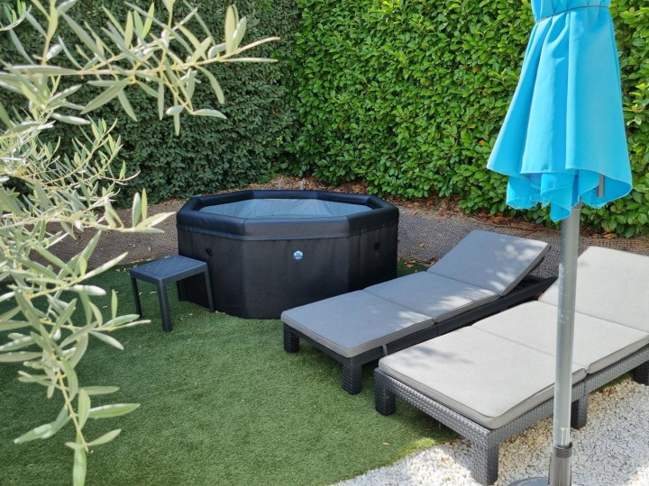 Petit Nid Douillet En Luberon Avec Spa - Pertuis