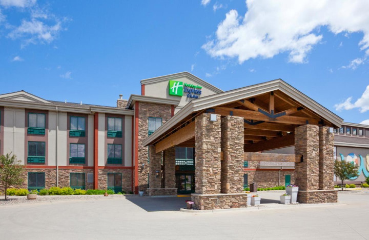 Holiday Inn Express Hotel & Suites Brainerd-baxter By Ihg - Brainerd, MN