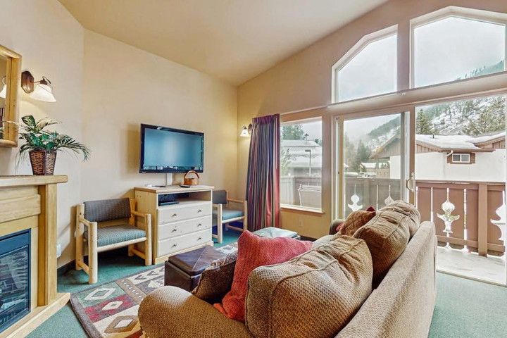 Icicle Village Resort Condos #407 & #408 - Leavenworth, WA