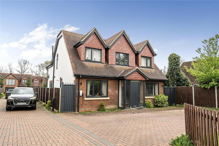 Wrexham Park Residence - High Wycombe