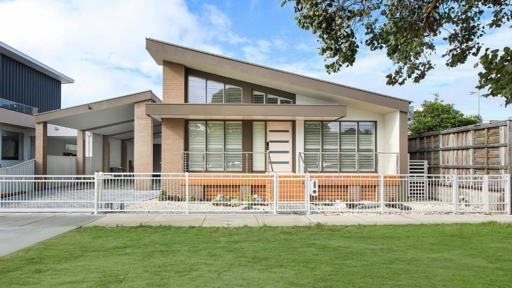 Villa Marina - Modern Waterfront Escape - Lakes Entrance
