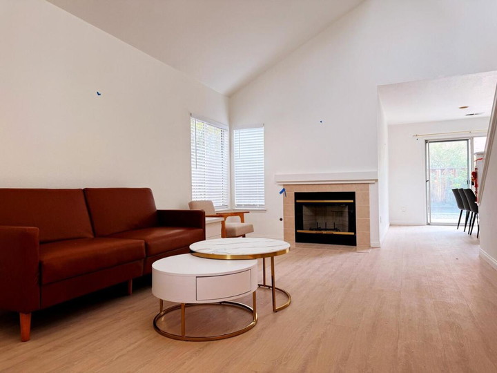 38705 Fremont Stylish Modern Home - Fremont, CA