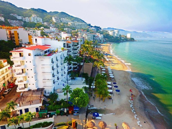 Emperador Vallarta Beachfront Hotel And Suites - Puerto Vallarta
