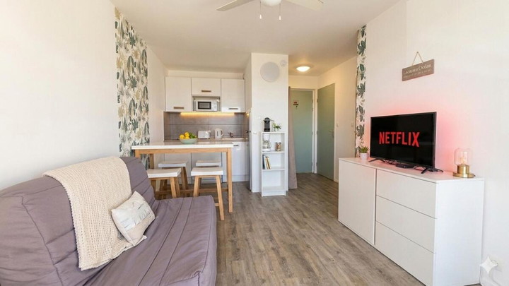 Appartement à 100m De La Plage Avec Piscine Et Place De Parking - Lacanau