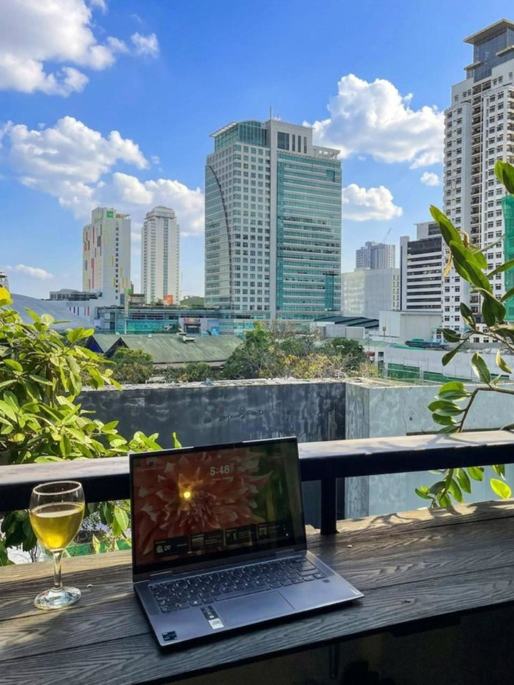Kusela's Haven Studio - Relaxing Oasis Balcony, Garden View, Workspace & Budget-friendly - Metro Manila