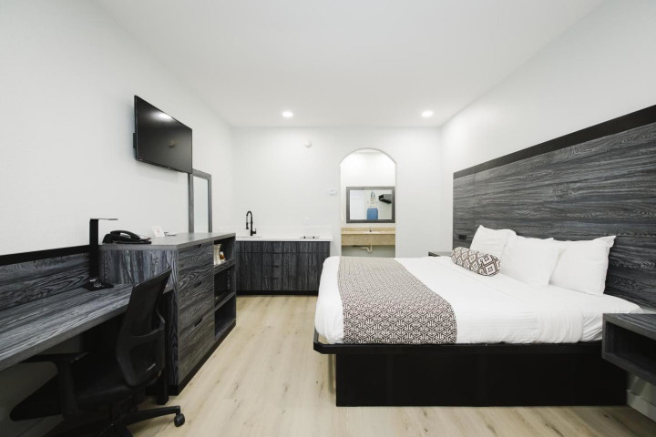 Sapphire Inn & Suites - Pasadena