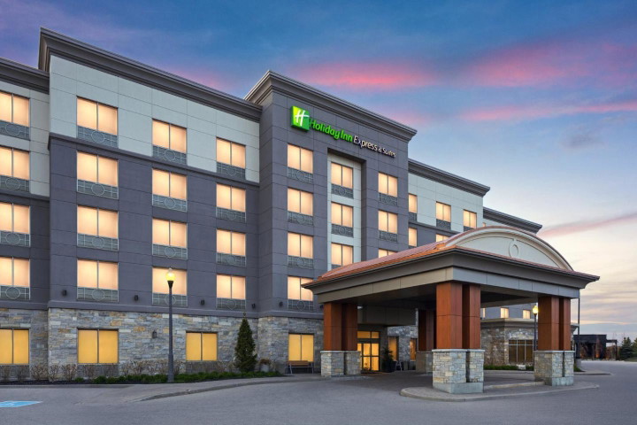 Holiday Inn Express & Suites Vaughan-southwest By Ihg - ブランプトン