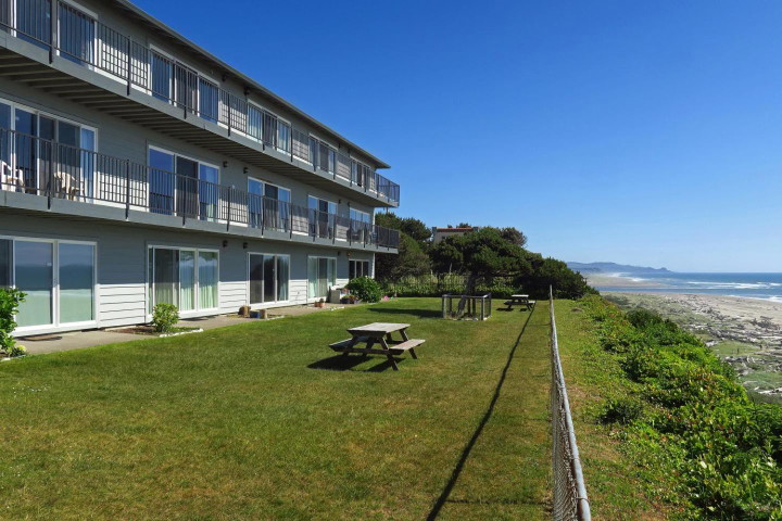 Ocean Terrace Condominiums - Oregon