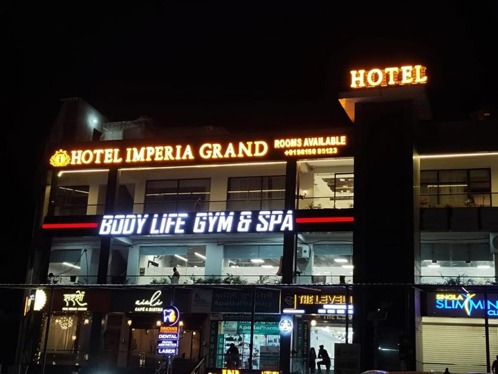 Hotel Imperia Grand - Himachal Pradesh