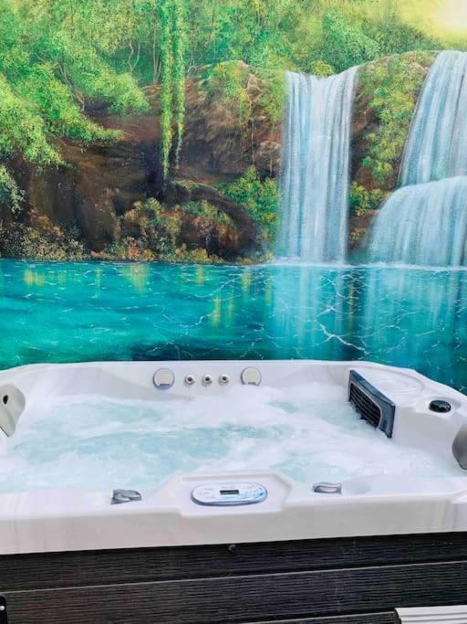 Mews House, Tewkesbury Town Centre, Hot Tub, Pets - Tewkesbury