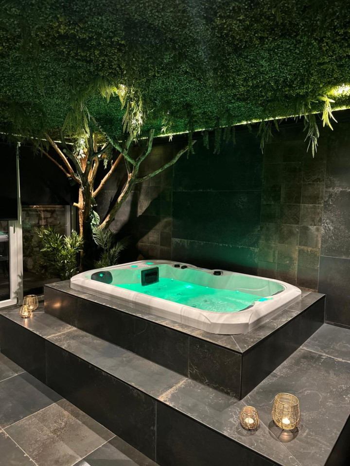 Suite Marie - Jacuzzi Privé & Sauna - Verviers