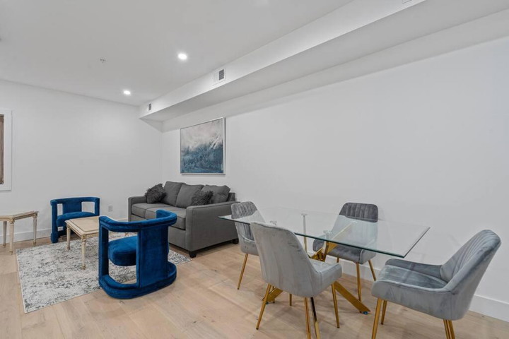 Capitol View1 Charming Oasis In Dc Near Metro With Fenced Backyard Free Parking And Wifi - Falls Church, VA