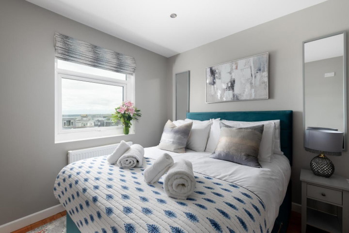 Morlanow-private Entrance, Courtyard, Sea Views - Perranporth