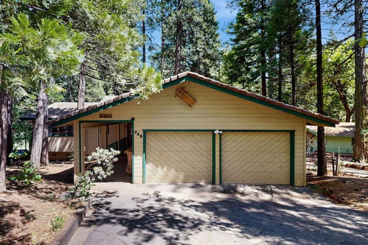 On The 9th - Murphys, CA
