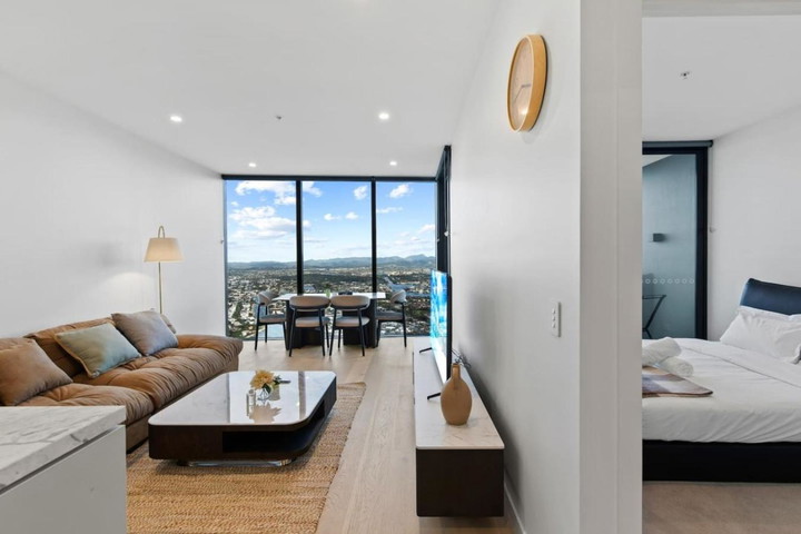 Luxury Broadbeach Island Stay With Ocean Views - Broadbeach