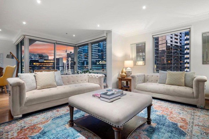 Sub-penthouse 3br I City To The Sea Views I Pool, Gym & Free Parking - Rod Laver Arena